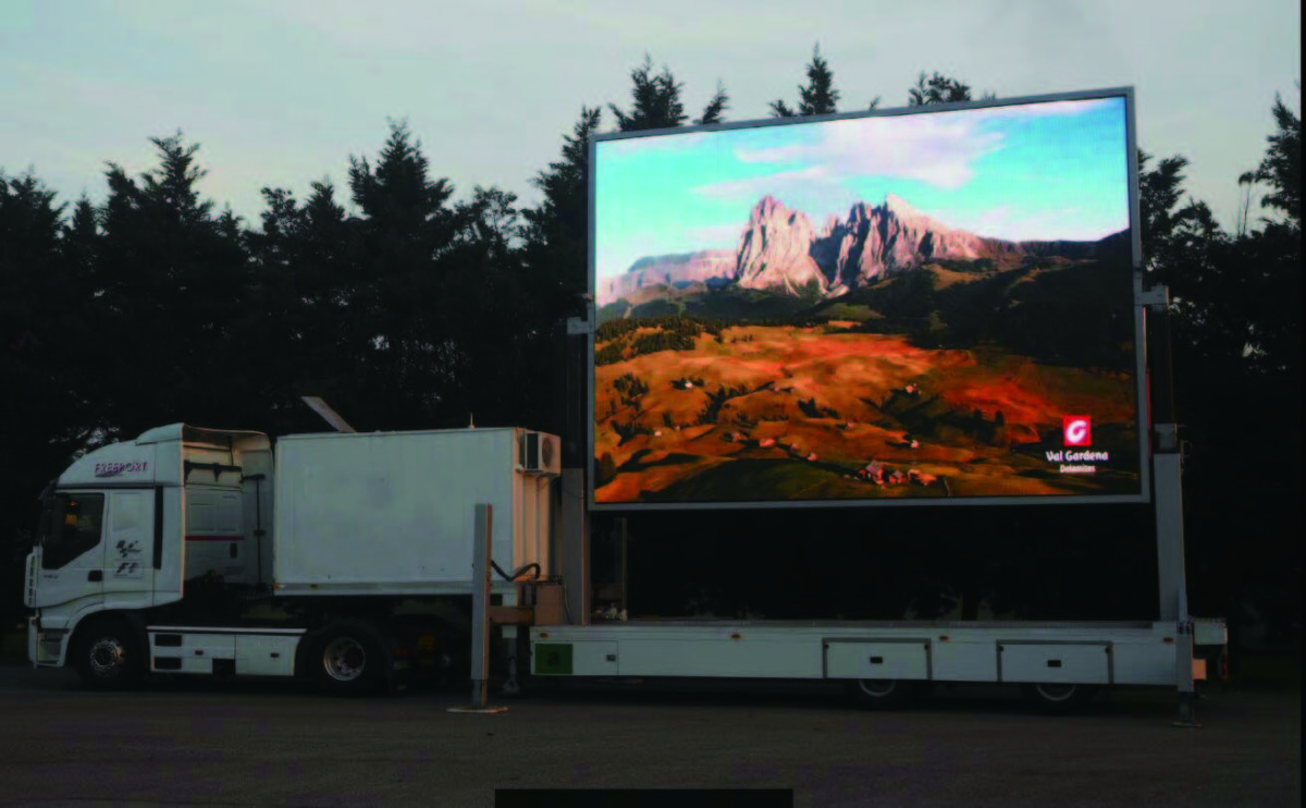 Outdoor led display cabinet IP65 waterproof easy to set-up and dismantle